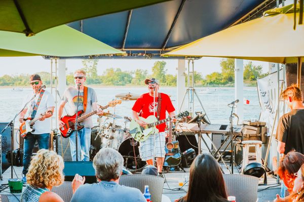 THE WHARFSIDE PATIO BAR - 198 Photos & 231 Reviews - 101 Channel Dr ...