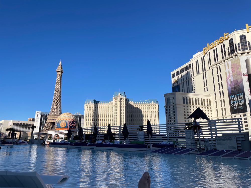 THE POOL AT THE COSMOPOLITAN - Updated July 2024 - 26 Photos - 3708 S ...