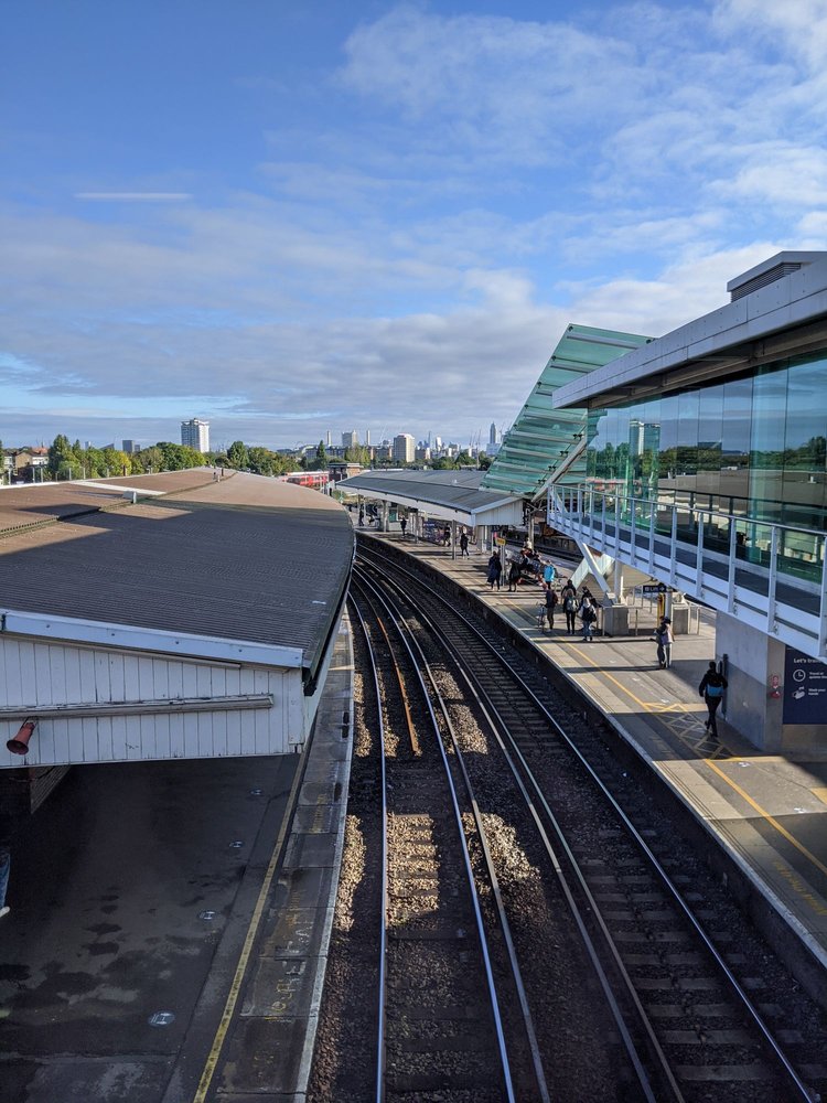 CLAPHAM JUNCTION RAILWAY STATION - 49 Photos & 20 Reviews - St Johns ...