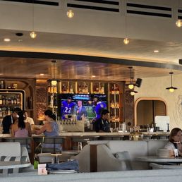 CRAWFORD’S SOCIAL - Updated October 2025 - 679 Photos & 749 Reviews ...