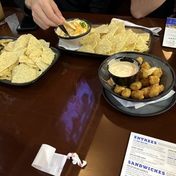 TJ CHUMPS - Updated July 2025 - 72 Photos & 110 Reviews - 7050 ...