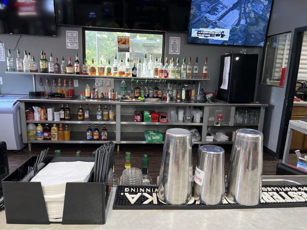 THE LUCKY SHOT BAR AND ARCADE - Updated November 2025 - 201 S Danville ...