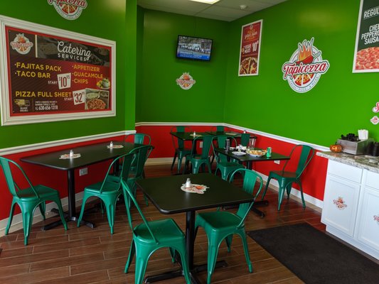 TAPICOZZA - 52 Photos & 28 Reviews - 17W731 E Roosevelt Rd, Oakbrook ...