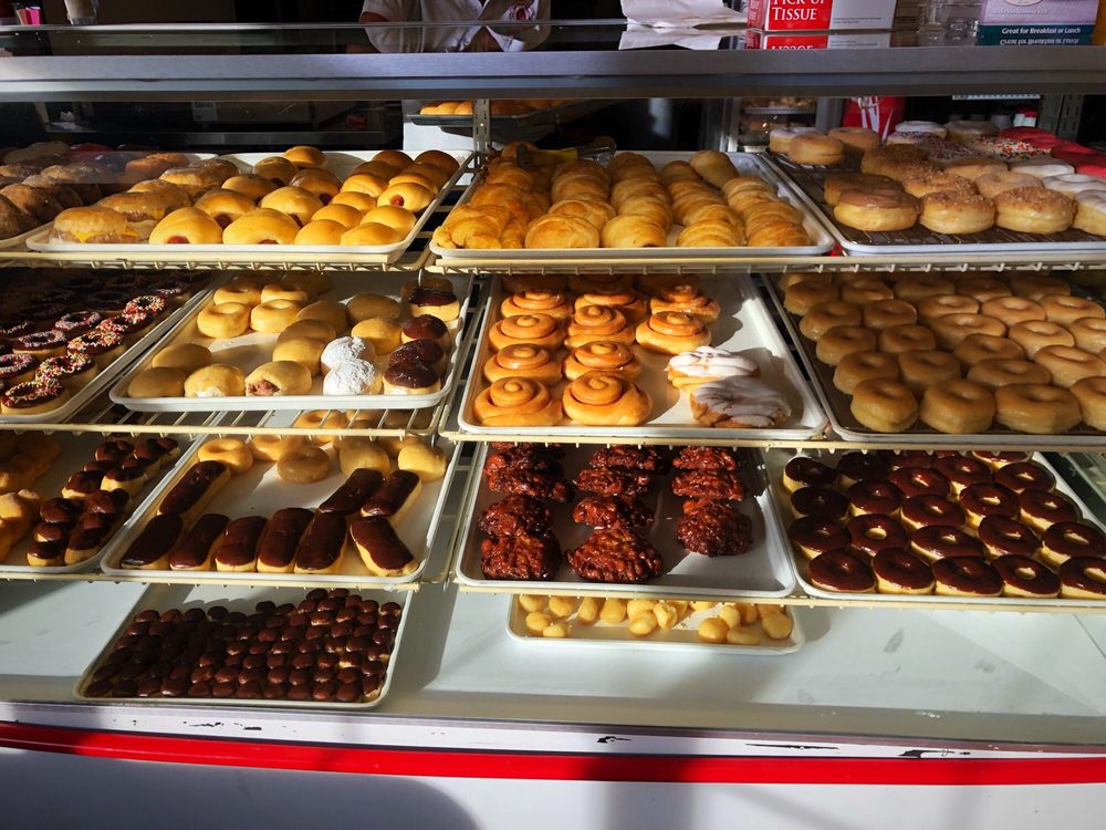 DONUT PALACE - Bakeries - 1716 Hwy 51, Madison, MS, United States ...