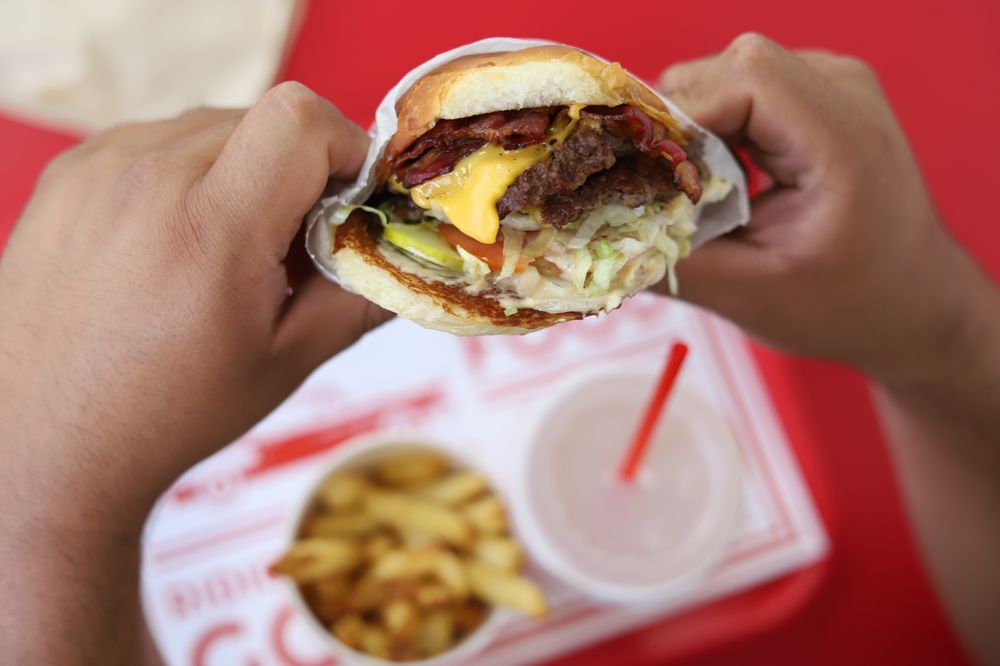 DOLL N’ BURGERS - Updated July 2024 - 19 Photos & 40 Reviews - 411 E ...