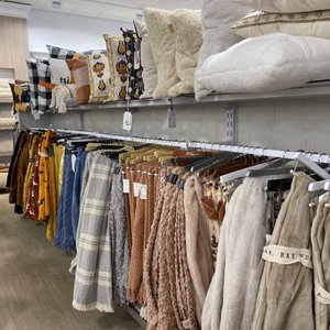 DAISO - Updated October 2025 - 13 Photos - 1159 E 2nd St, Edmond ...