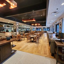 KING’S FISH HOUSE - PINE AVE - Updated December 2025 - 2771 Photos ...