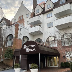 MONTAUK MANOR - 145 Photos & 107 Reviews - 236 Edgemere St, Montauk, NY ...