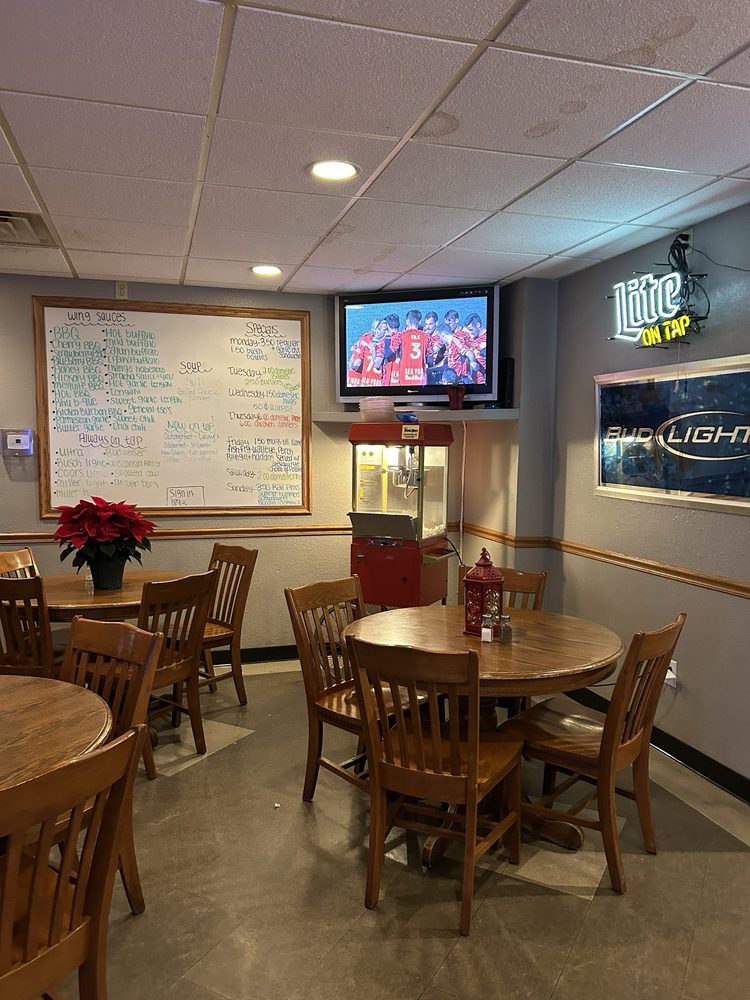 VAN’S BAR - Updated October 2025 - 14 Reviews - 426 N 9th St, Manitowoc ...