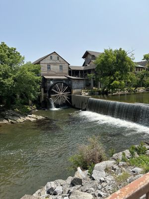 OLD MILL SQUARE - Updated December 2025 - 64 Photos & 10 Reviews - 175 ...