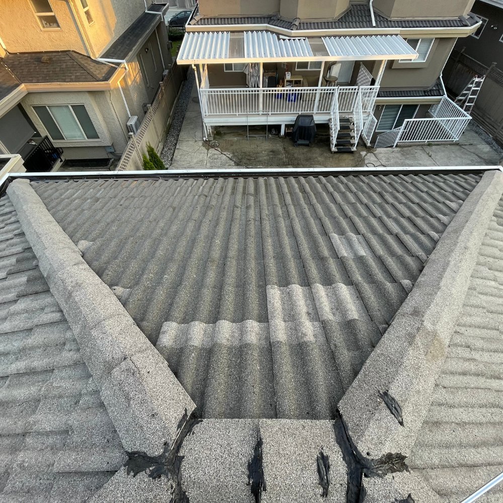 BIG TRUSS ROOF CLEANING - Updated January 2025 - 12 Photos - Burnaby ...