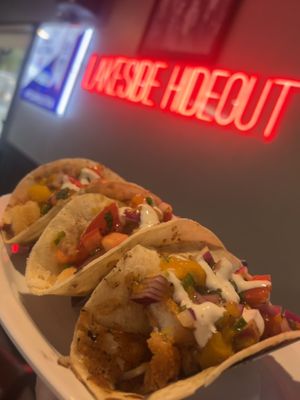 LAKESIDE HIDEOUT BAR & GRILL - Updated December 2025 - 18 Photos - 7849 ...