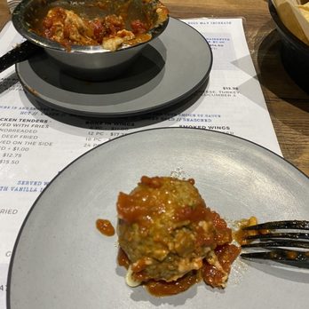 THE OWNERS BOX SPORTS BAR & GRILL - Updated April 2025 - 37 Photos & 50 ...