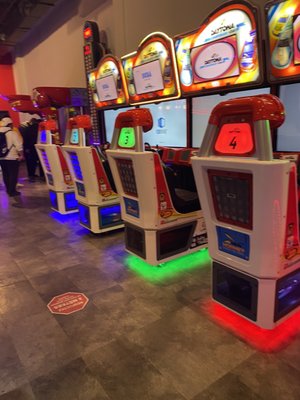 AMUSEMENT 20/20 - Updated December 2025 - 13 Photos - 3350 Boulevard ...