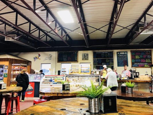 MOUNTAIN GOAT MARKET - 308 Photos & 241 Reviews - 109 Main St ...