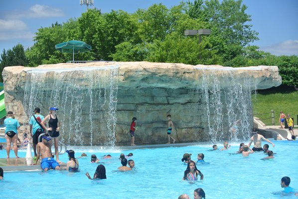 HUNT CLUB PARK AQUATIC CENTER - Updated September 2025 - 19 Photos ...