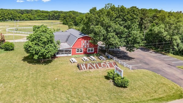 HAYLOFT - Updated October 2025 - 55 Reviews & 67 Photos - 45502 M 51 ...