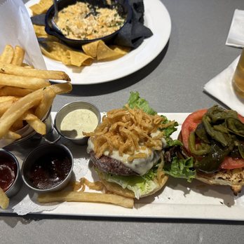 THUNDER BURGER & BAR - 506 Photos & 854 Reviews - 3056 M St NW ...