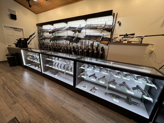 ACADEMY ARMS AND OPTICS - Updated October 2025 - 34 Photos - 105 W ...