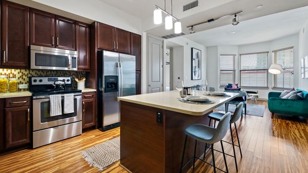 GRIFFIS UPTOWN - Updated June 2026 - 20 Photos - 2525 Carlisle St ...