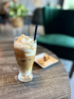 MAKARIO COFFEE ROASTERS - Updated October 2025 - 462 Photos & 304 Reviews - 2613 Colby Ave ...