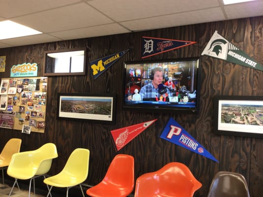 ZACH’S BARBER SHOP - Updated December 2025 - 25 Reviews - 4064 Chicago ...