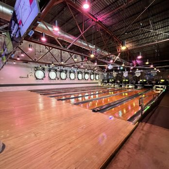 PRIMROSE LANES - Updated July 2025 - 465 Photos & 117 Reviews - 400 N ...