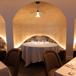 MONARCH - Updated January 2026 - 2698 Photos & 960 Reviews - 1401 Elm ...