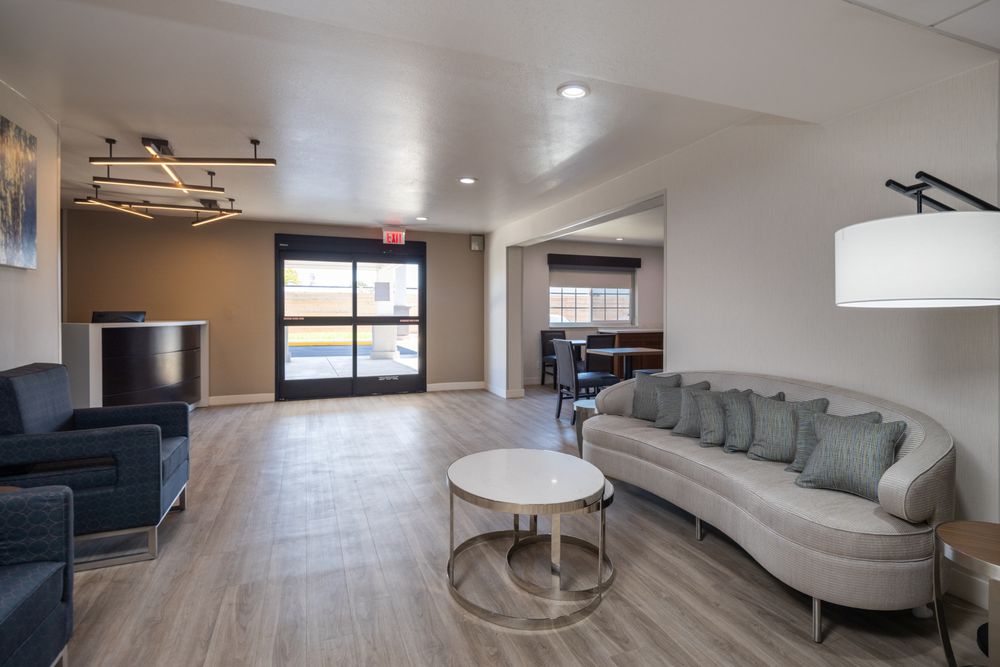 COMFORT INN - Updated January 2026 - 28 Photos - 2460 Whipple Rd ...