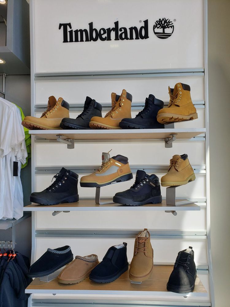 SNIPES - Updated October 2024 - 13 Teterboro Landing Dr, Teterboro, New ...