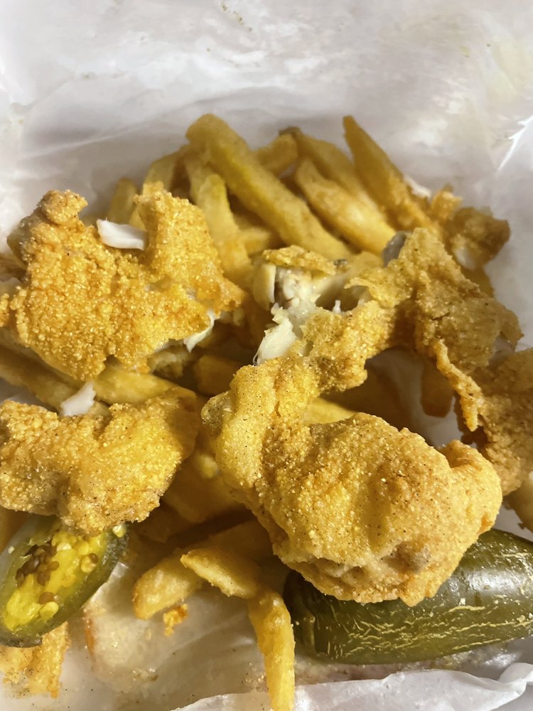 SHARKS FISH & CHICKEN - Updated November 2024 - 8255 S Kedzie Ave ...