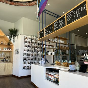 ANDYTOWN COFFEE ROASTERS - Updated April 2025 - 2956 Photos & 1098 ...