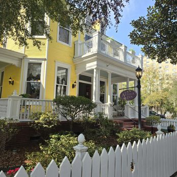 AZALEA INN AND VILLAS - Updated October 2025 - 166 Photos & 73 Reviews ...