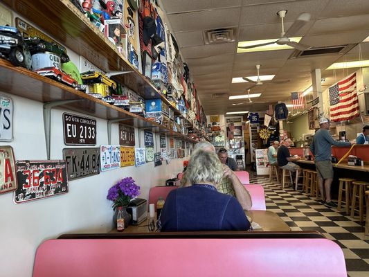 ERIC’S GRILLE - Updated December 2025 - 44 Photos & 93 Reviews - 1671 N ...