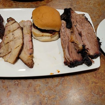 FRONTIER BBQ & SMOKEHOUSE - Updated August 2025 - 73 Photos & 89 ...