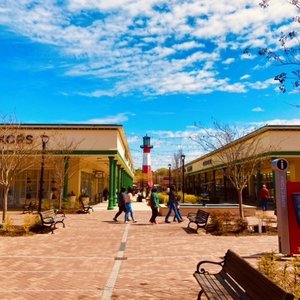 TANGER OUTLETS SAVANNAH - 140 Photos & 98 Reviews - Outlet Stores - 200 ...