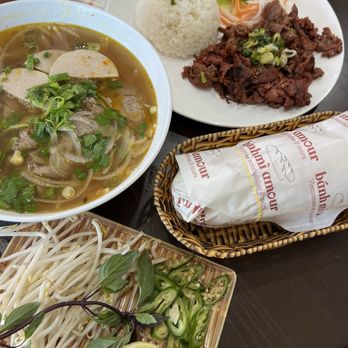 BANH MI AMOUR - Updated May 2025 - 86 Photos & 49 Reviews - 4303 W Noble Ave, Visalia ...