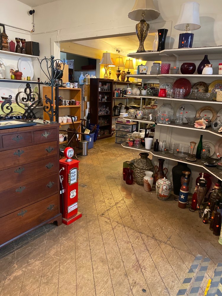 LA TIENDA THRIFT STORE - Updated August 2024 - 42 Photos & 91 Reviews ...