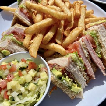 BREAKERS BREAKFAST, BRUNCH & LUNCH - Updated June 2024 - 931 Photos ...