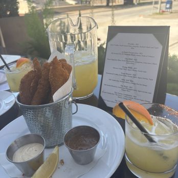 BUCKET & ROPE - Updated March 2025 - 52 Photos & 30 Reviews - 600 S ...