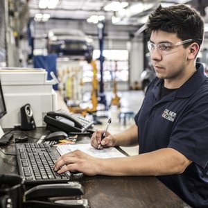 CALIBER COLLISION & AUTO GLASS - Updated May 2025 - 20 Photos & 19 ...