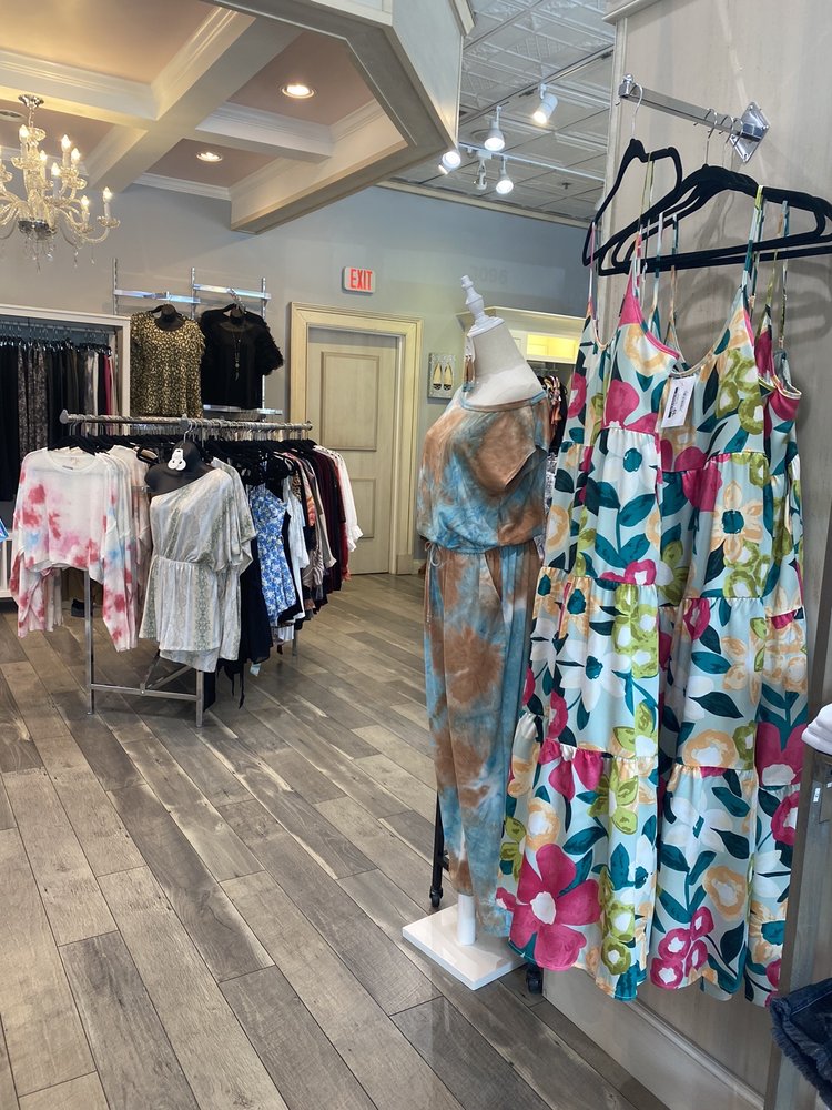 STYLE ME BOUTIQUE - Updated November 2024 - 82 Photos - 3096 Howard Ave ...