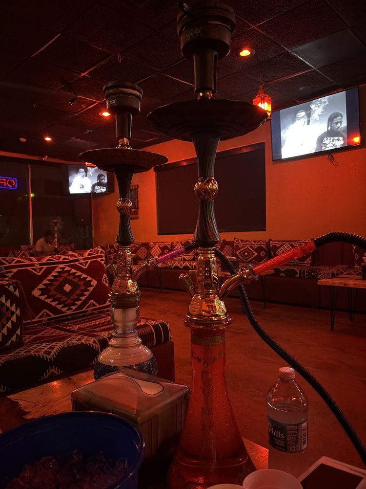 HOOKAH TONIGHT - Updated January 2026 - 190 Photos & 28 Reviews - 228 S ...