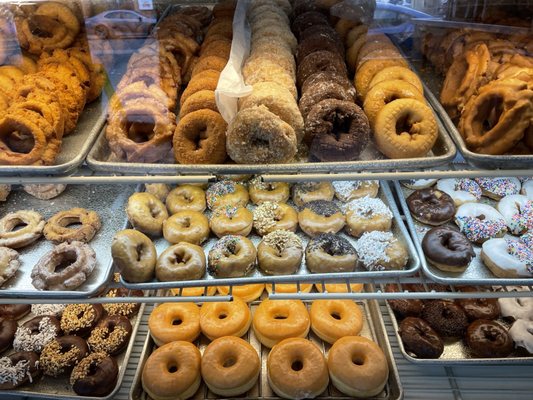 ROLLING PIN DONUTS - 676 Photos & 827 Reviews - 429 San Bruno Ave W, San Bruno, CA - Menu - Yelp