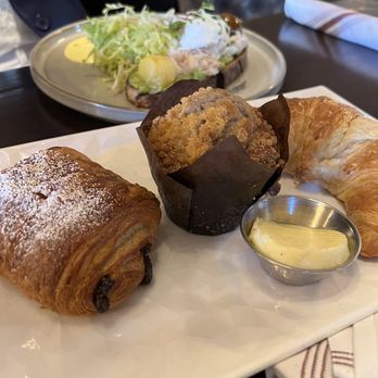 OAK LONG BAR + KITCHEN - 438 Photos & 428 Reviews - 138 St. James Ave ...