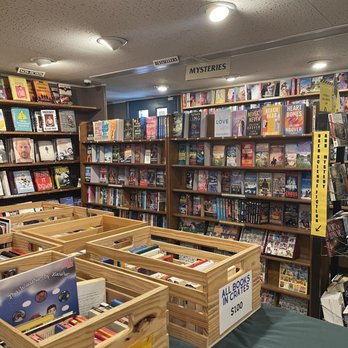 FIRESIDE BOOK SHOP - Updated September 2025 - 50 Photos & 25 Reviews ...