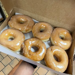 TASTEE DONUTS - Updated October 2025 - 33 Photos & 40 Reviews - 5000 W ...
