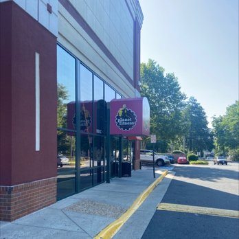 PLANET FITNESS - Updated January 2026 - 92 Photos & 87 Reviews - 11001 ...
