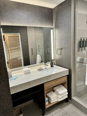 SHERATON FLOWOOD THE REFUGE HOTEL AND CONFERENCE CENTER - Updated ...