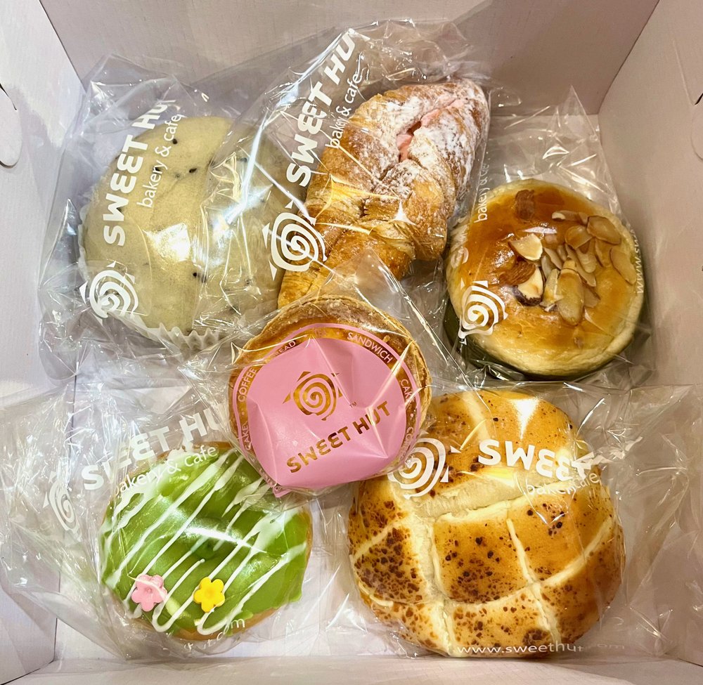 SWEET HUT BAKERY & CAFE - Updated January 2025 - 1915 Photos & 829 ...